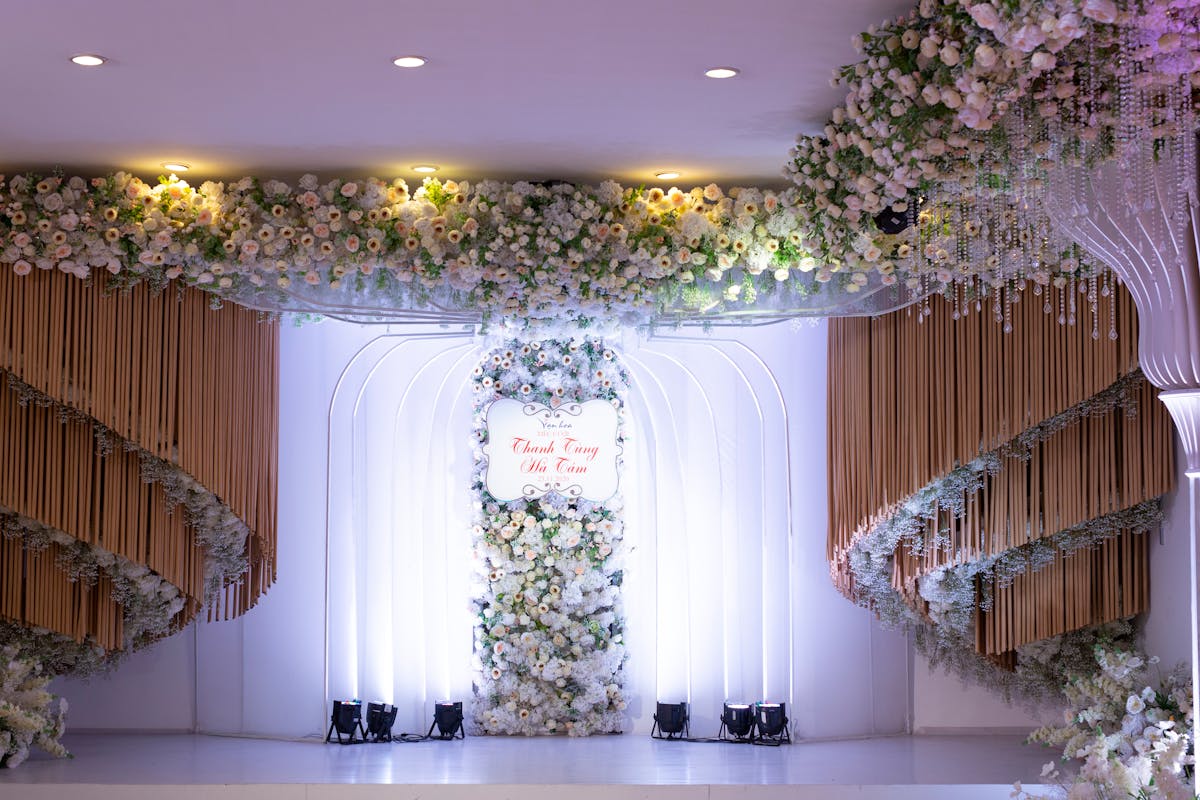 Creative Backdrop Ideas for Event Photo Booths - Sak Weddings