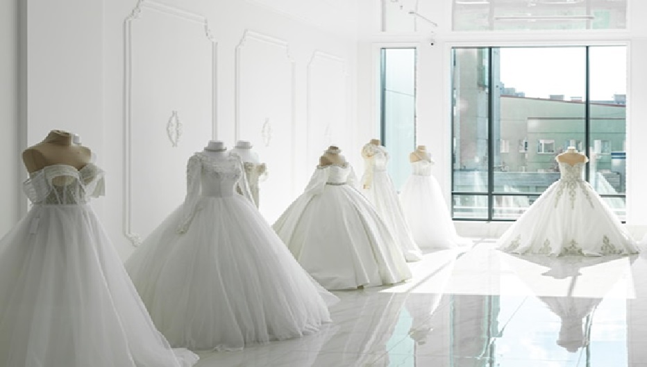 Top Picks for Stylish and Affordable Online Formal Wear - Sak Weddings